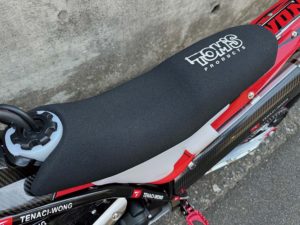 TOM’Sオリジナル TENACI-WONGステップシート加工 | トライアル自然山通信